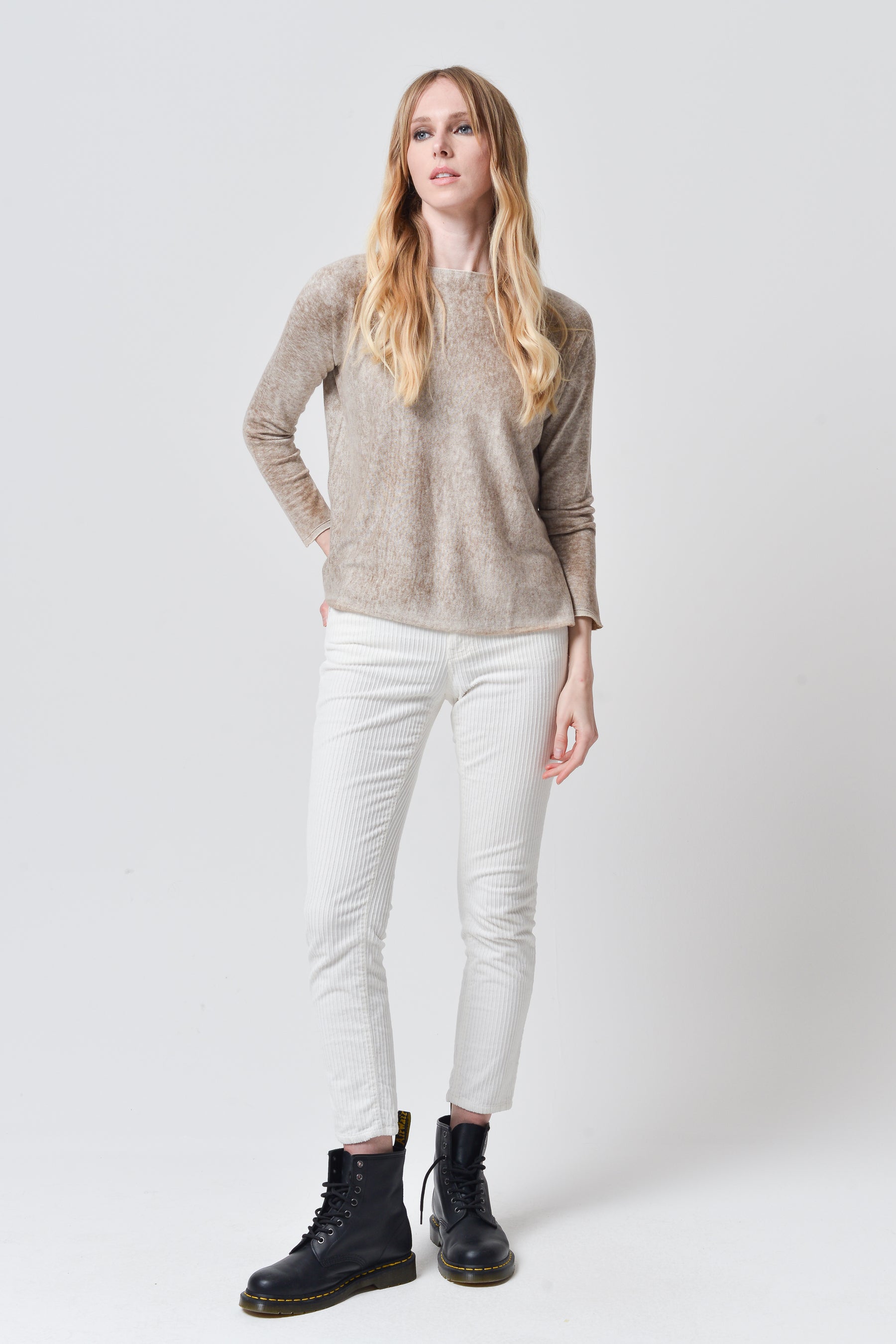 Kella Frost Art - Comfy Sweater in Walnut | Ploumanac’h