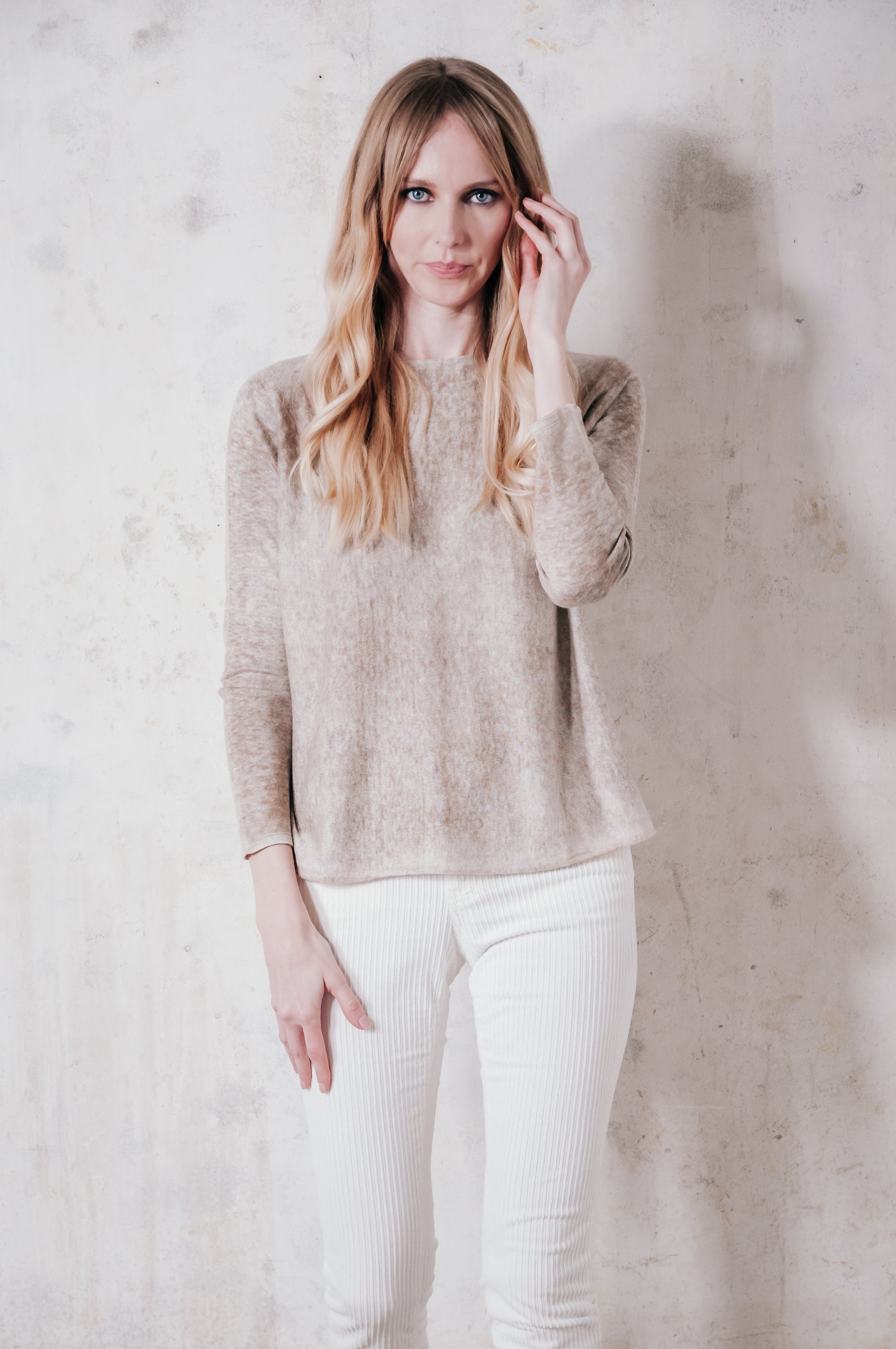 Kella Frost Art - Comfy Sweater in Walnut | Ploumanac’h